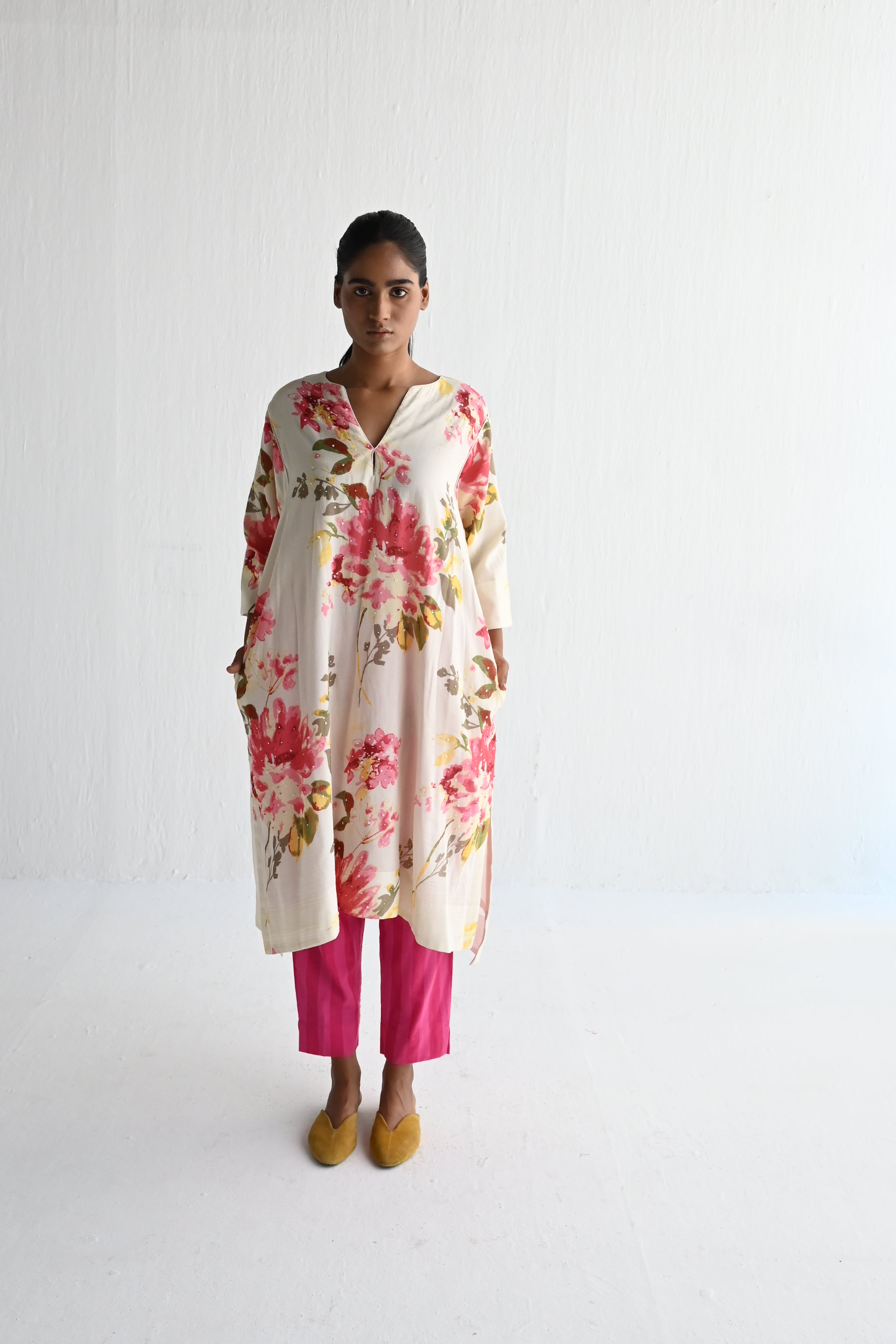 Jhabla Kurta in Pink Flower Print with Stripes Pant – Shorshe Clothing