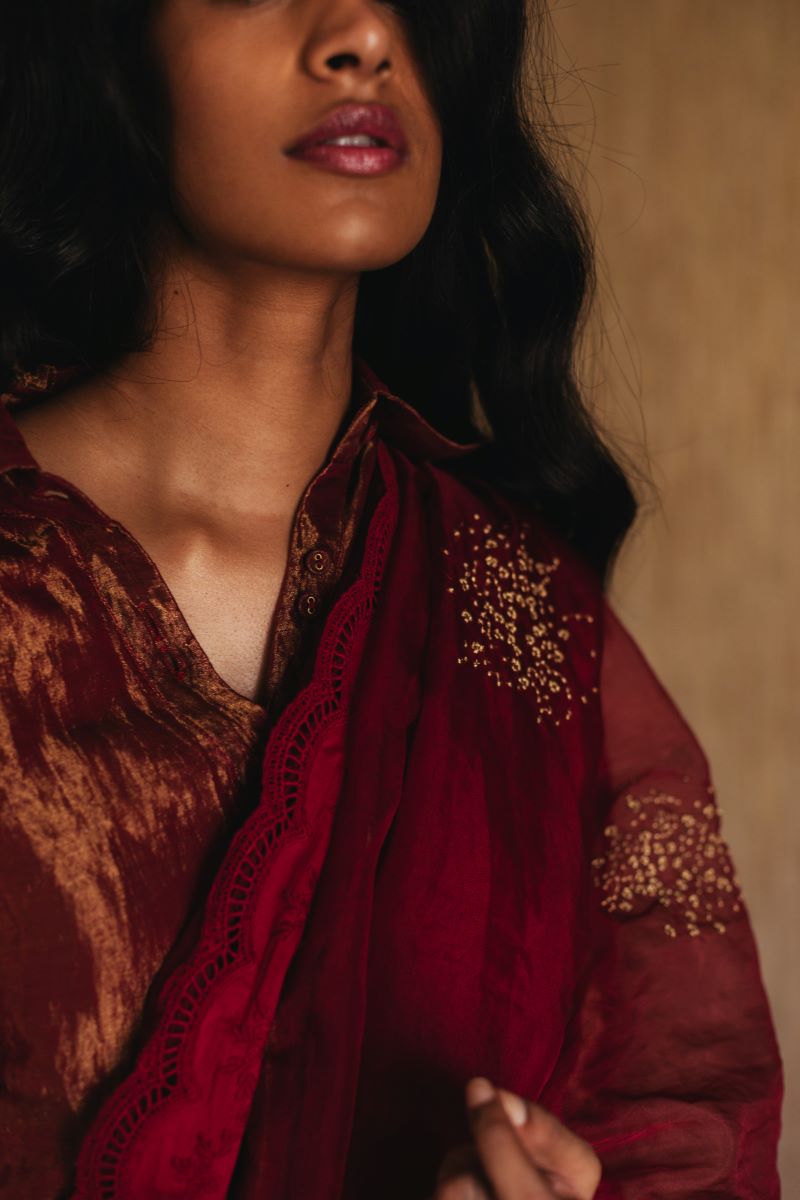 Sari In Red Silk Organza With Spread Flower Embroidery – Shorshe Clothing